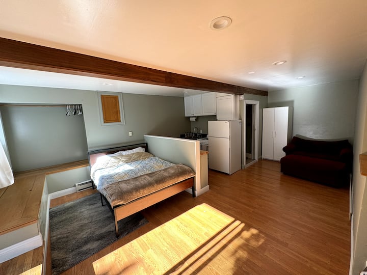 Tulare Street Private Studio. - San Bruno, CA