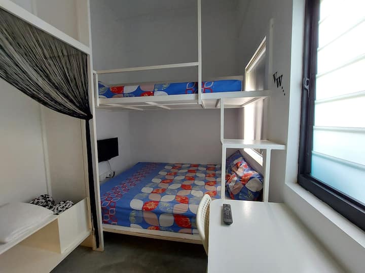 D. Cozy Room @ Aljunied /Geylang - シンガポール