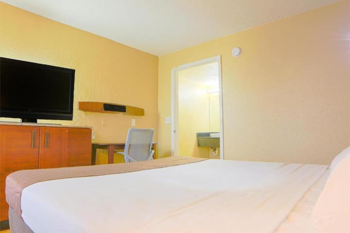 Econo Lodge Alabama 2 Full Bed - Mobile, AL