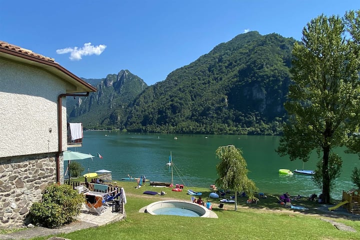 In Prima Fila In Riva Al Lago - Bagolino