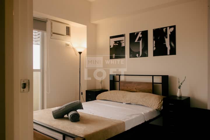 Z&j's Mini White Loft At Qc - Marikina