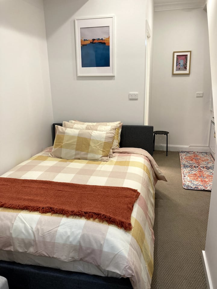 Simple Comfortable Studio - Sydney