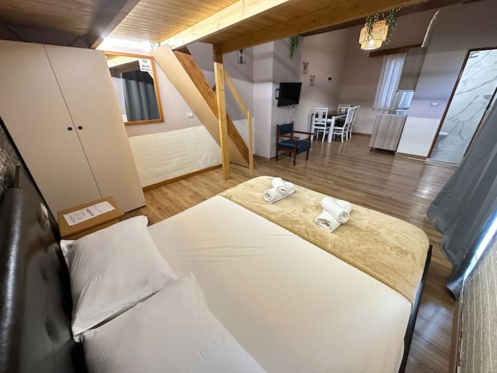 Deluxe Loft Kitchen Near Beach - Vlora