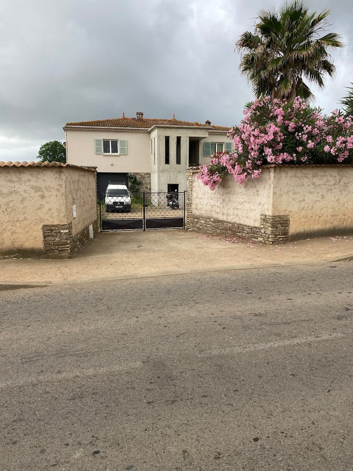 Appartement F4  Proche Aéroport - Lucciana