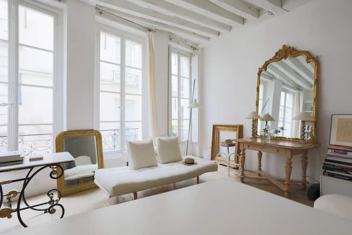 Chic 1 Bedroom Apt In Le Marais - Place Vendôme