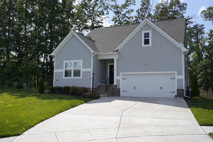 Spacious Home Near Downtown Rva - 切斯特