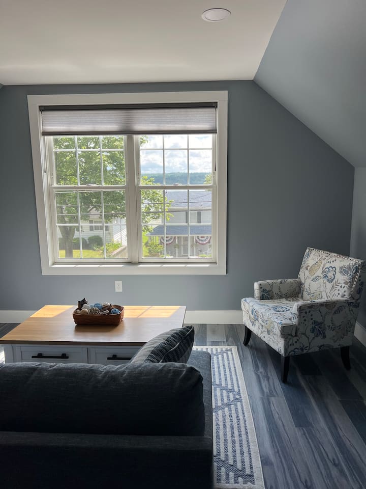 New Lakeview Upstairs Suite - Livonia, NY