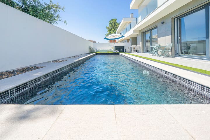 Home Sweet Home Aveiro Company Profile: Airbnb Reviews, Listings ...