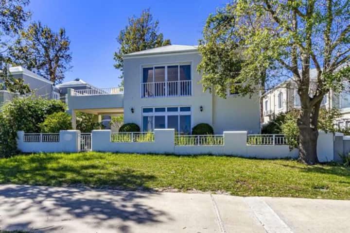 Golfer's Delight - Somerset West