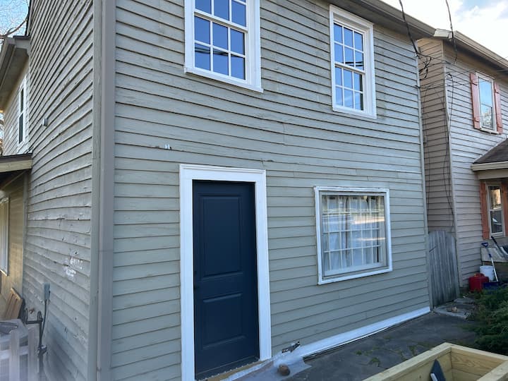 The Babbling Brook House - Fredericksburg, VA