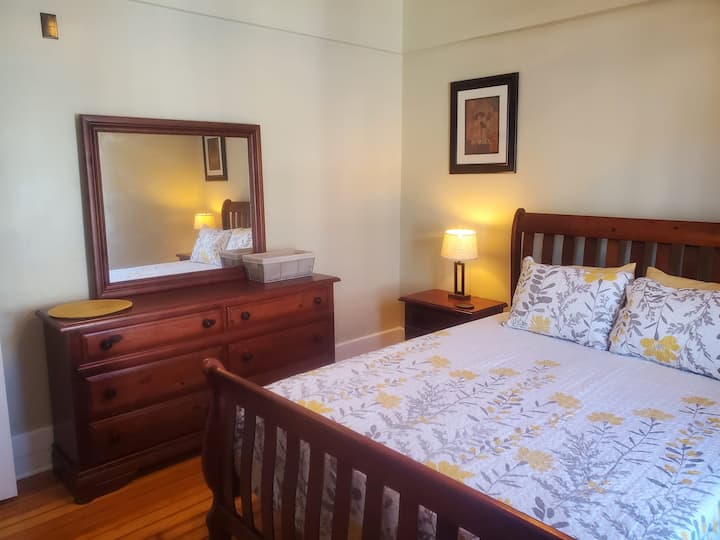 Beautiful 1 Bedroom Downtown Apartment - Sandusky, OH