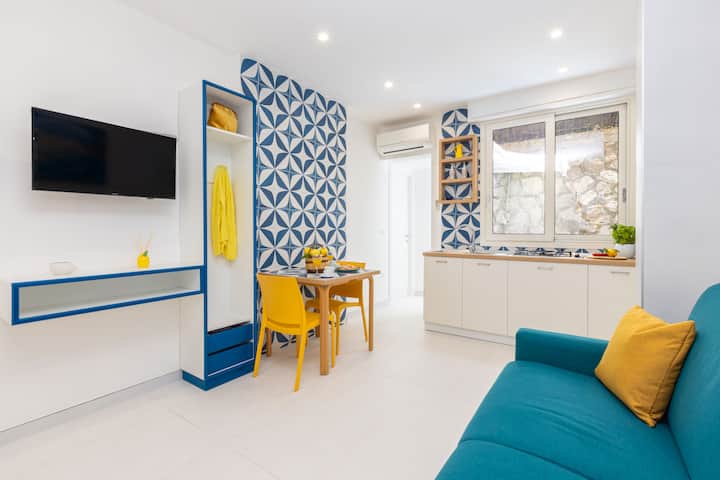 Elegant Modern Apartment With Terrace - Sorrento