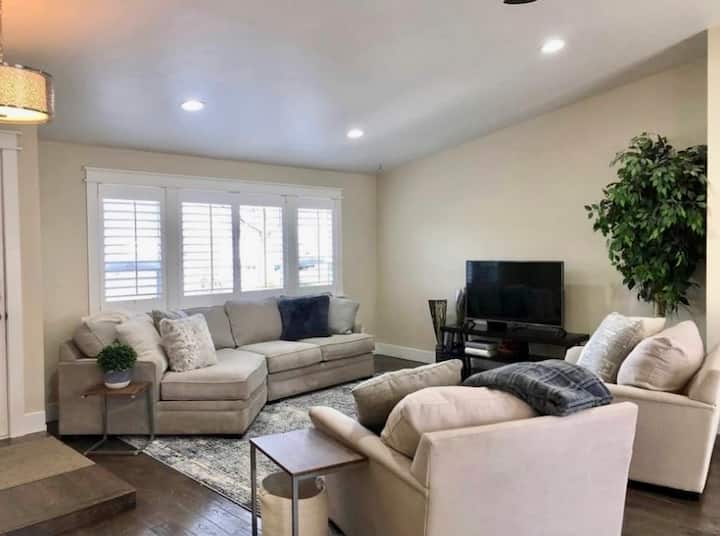 Chic Room In Luxury Home - Boise