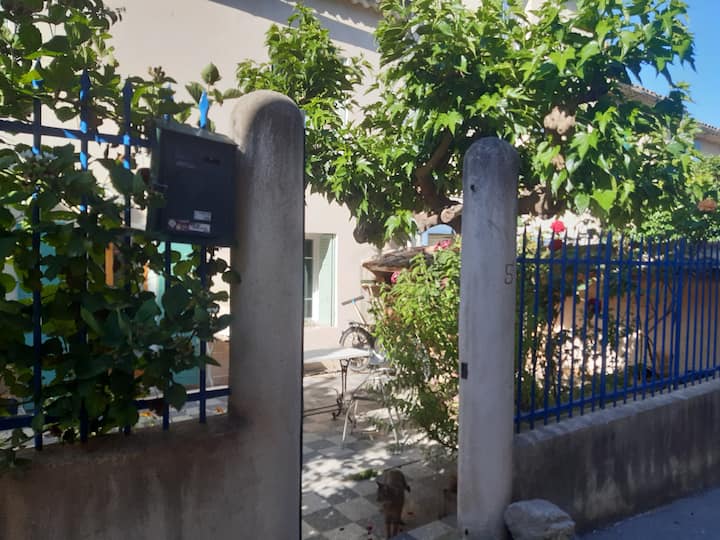 Maison Au Centre De Village - La Roque-d'Anthéron