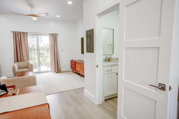 Luxury Complex / Sleeps 20 - 24 - Nassau