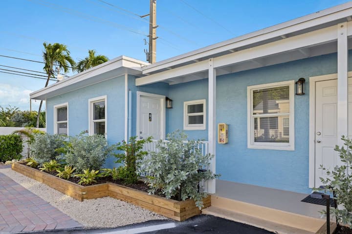Motel Room In Key Largo - Key Largo, FL