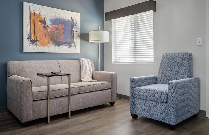 New Apartment-style Hotel, 2 Queen Beds & Kitchen - Port Arthur, TX