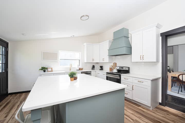 Spacious Modern Cottage - Dayton, OH