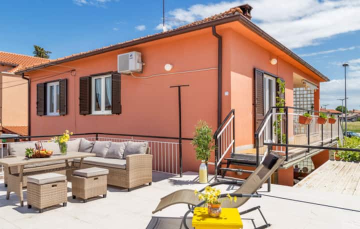 Sea-view Apartment 100 M² • Terrace • Fažana - Pula