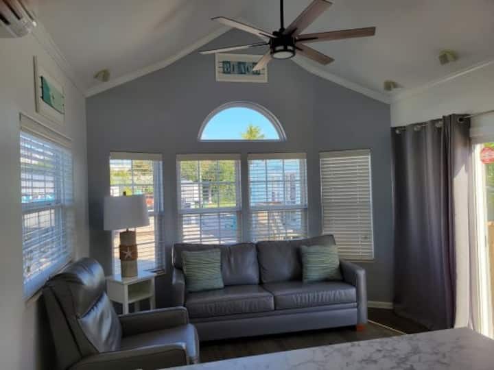 1 Bdrm Keys Cottage With Sleeping Loft |Sleeps 7 - Marathon, FL