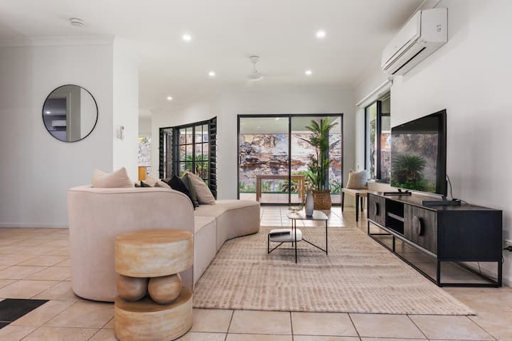 Beautiful House In Cullen Bay - Darwin