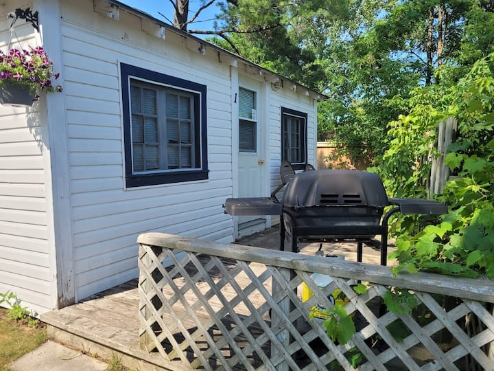 One Bedroom Classic Cabin #1 - Wasaga Beach