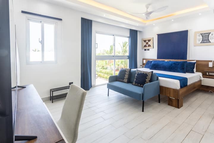 Bavaro Modern Beach Villa (Pool) - Punta Cana