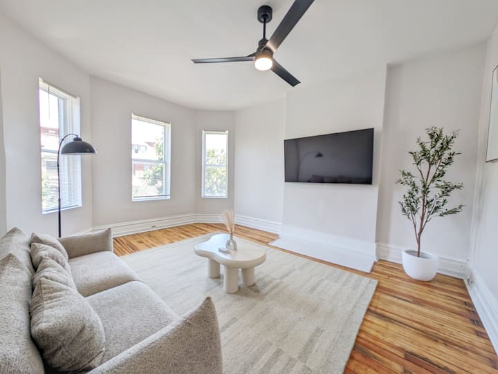 Modern Shaw Retreat | Office,pet, Family Friendly - St. Louis, MO