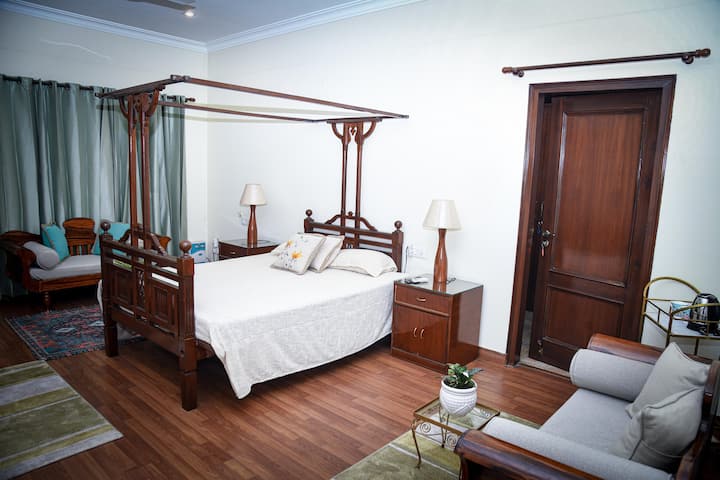 Charming Private Room In The Heart Of Chandigarh - Chandigarh