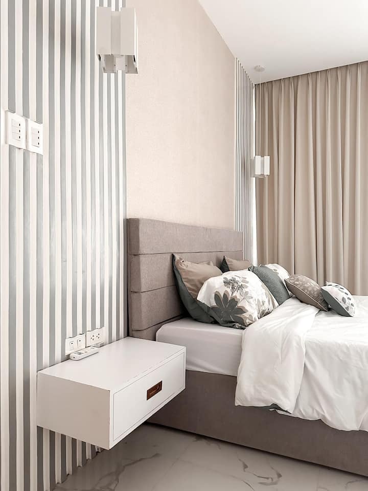 The Glass House - Deluxe Room - General Santos City