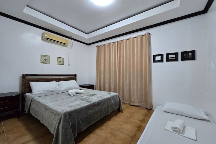 Cozy Premium Villa With Wifi @ Grand Villa Laguna - San Pablo City