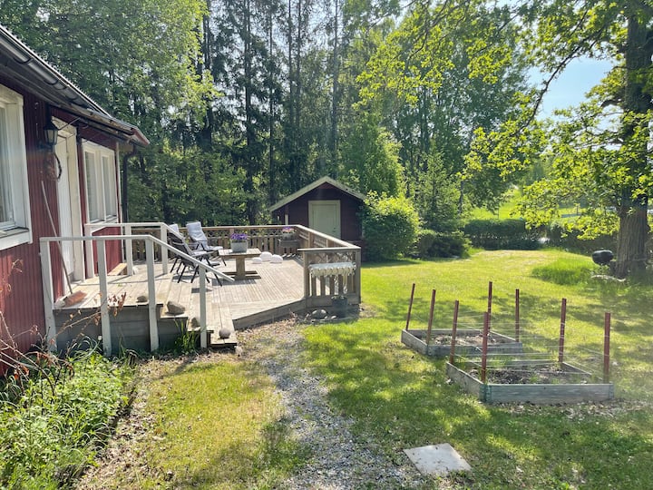 Mysig Stuga I Natursköna ÅGesta - Stockholm