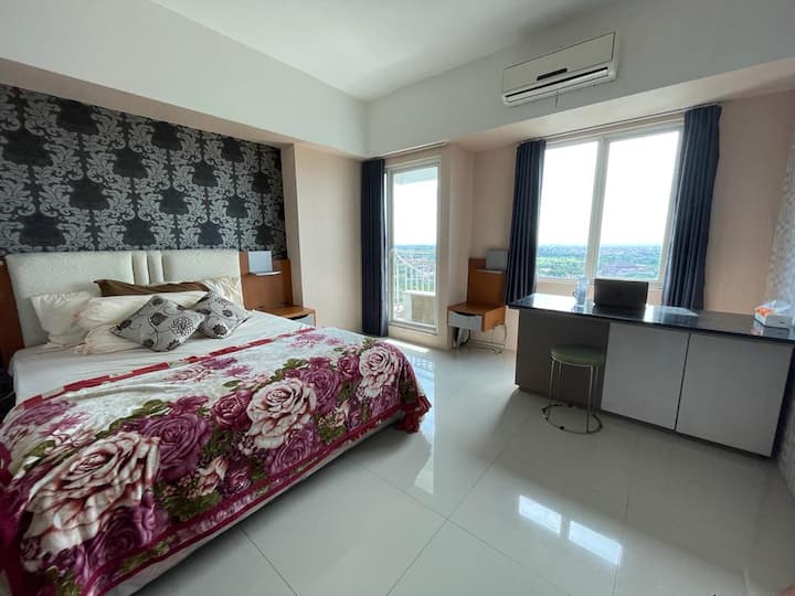 Studio+ Apartment Tanglin Pakuwon (Wi-fi Netflx) - Surabaya