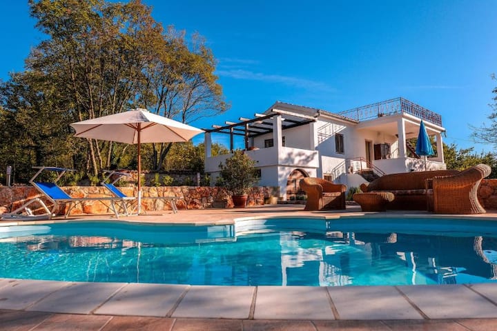 Villa Saint Vid With Pool - Malinska