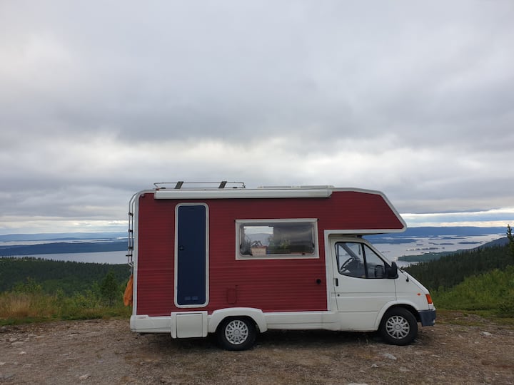 Husbil Med Vedkamin - Nykvarn