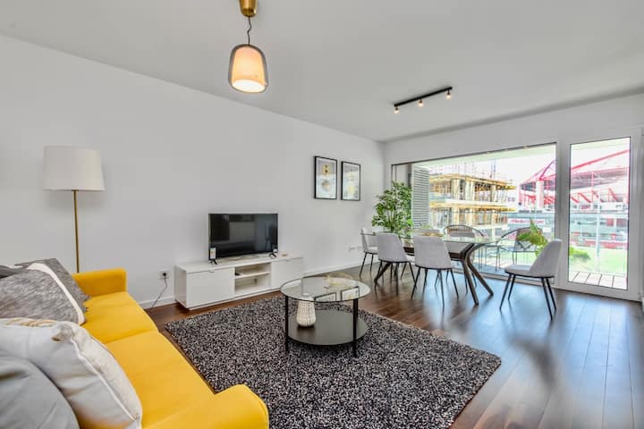 Lovage Yellow Apartment, Benfica, Lisbon - Casal de Cambra