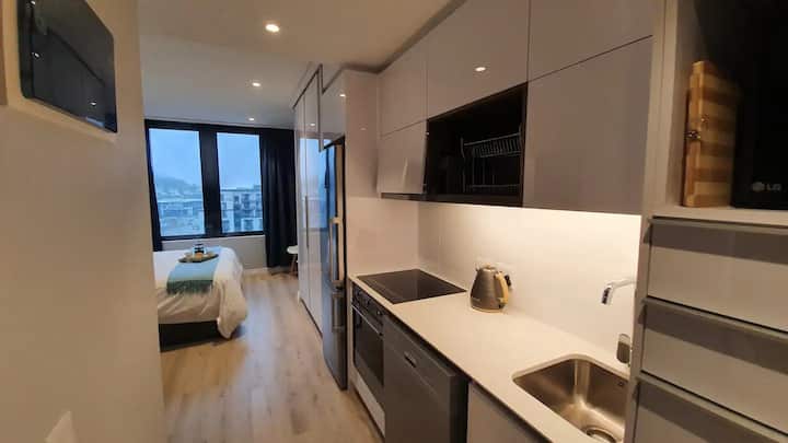 Studio In Central Cape Town, Wi-fi, Pool, Parking - Cape Town