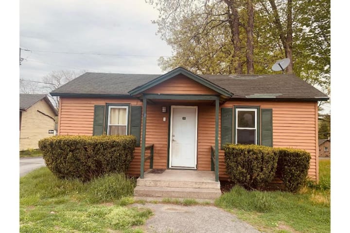 Werry's Cottages Motel & Pub (B) 2 Bedroom Cabin - East Stroudsburg, PA