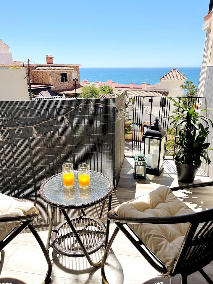 Cozy Seaview, With Balcony, Steps From The Beach - Fuengirola