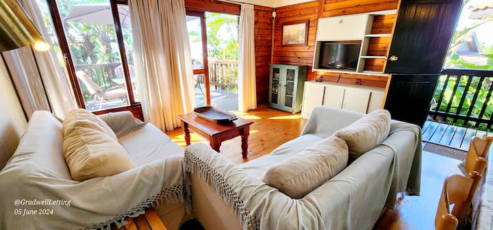Milkwood Lodge 5 - Sleeps 6 - Port Edward