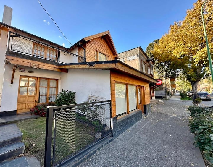 Cabaña Entera En Pleno Centro. - San Martín de los Andes