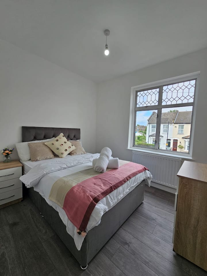 Luxury En-suite Double Room - Chingford
