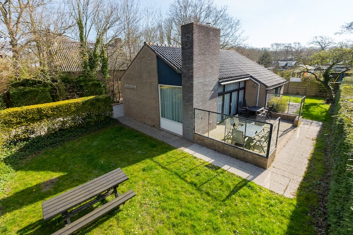 Ruime Vakantiewoning 'De Loeiboei' - Met Whirlpool - Vlissingen