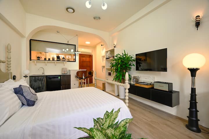 P"m"p.21 :The Modern Neoclassical Flat* Central D1 - Ho Chi Minh