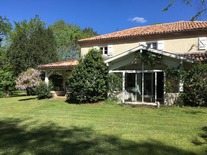 Belle Maison Sur Un Airial - Castets