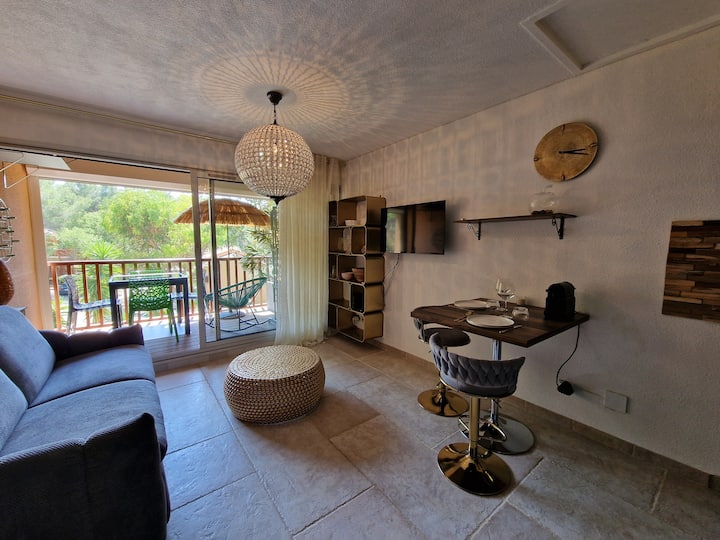 Studio Moderne Au Calme, Piscine & Parking Privé - Saint-Cyr-sur-Mer