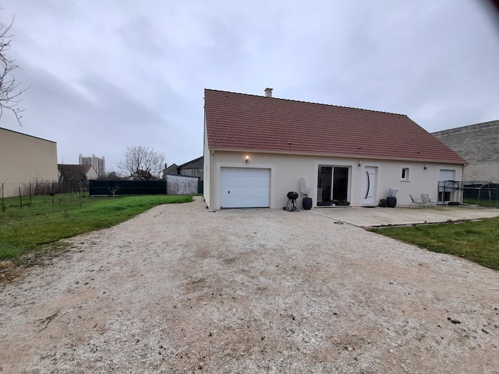 Chambre Avec Salle D'eau Privée - Sens