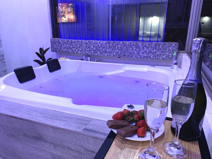 Lujoso Oasis En Club Con Jacuzzi - Temixco