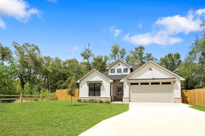 King Charles Spa House - Tyler, TX