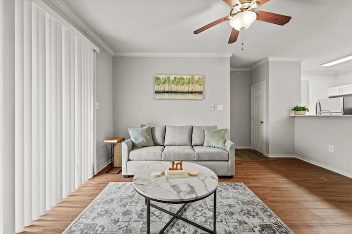 Cozy 1 Bedroom In Las Colinas - Irving, TX